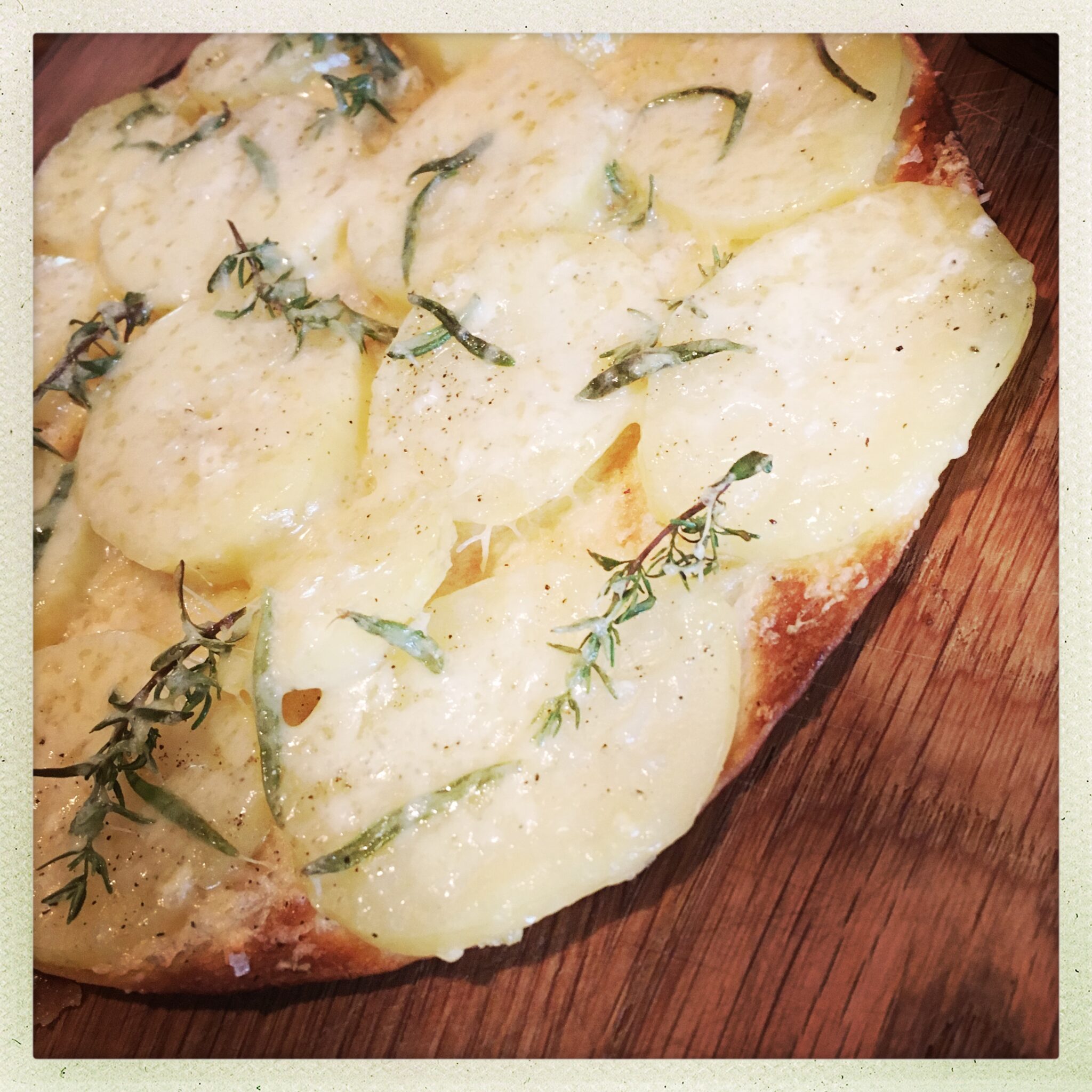 Nem kartoffelpizza – Lidt af det og lidt af det